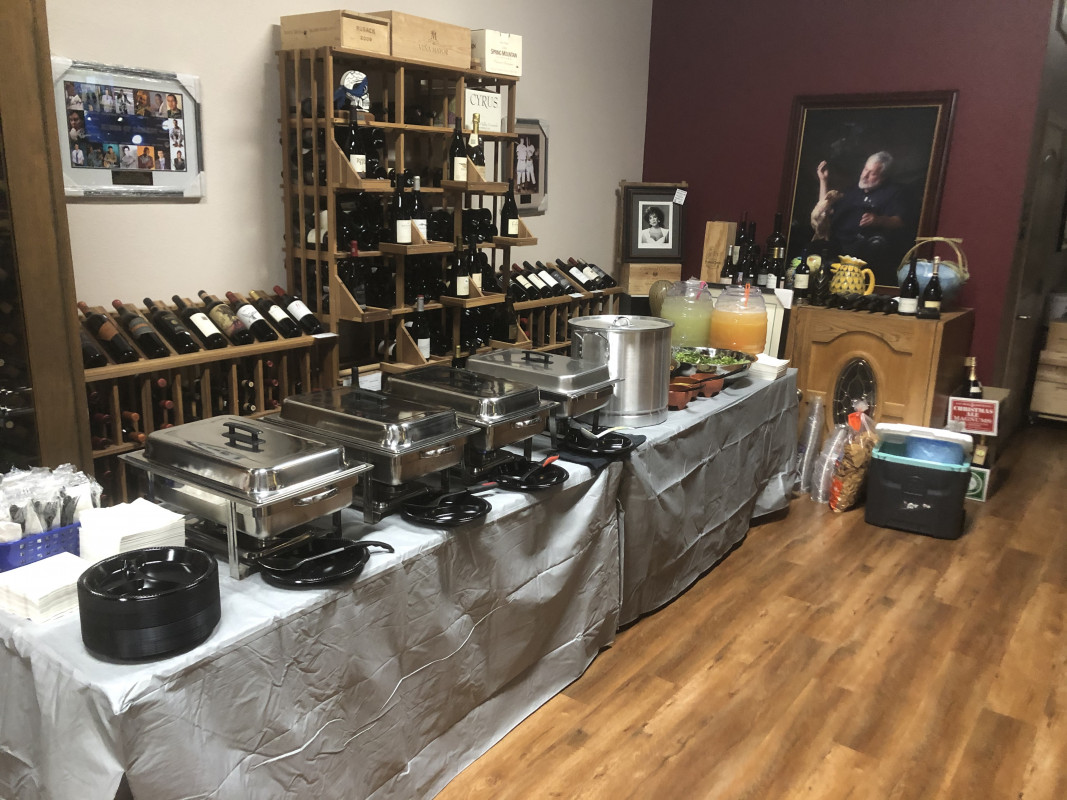 Azo Vino Wine Bar in Covina, California