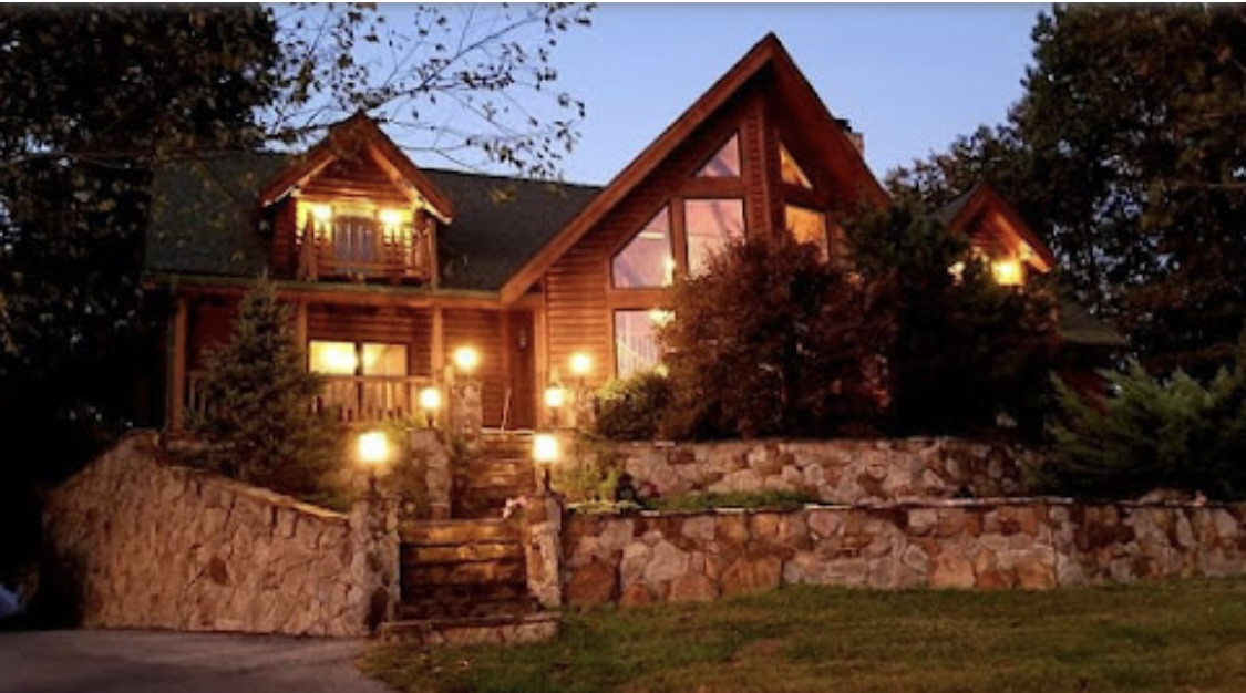 The Enchanted Forest Luxury Cabin in Eastview, Kentucky